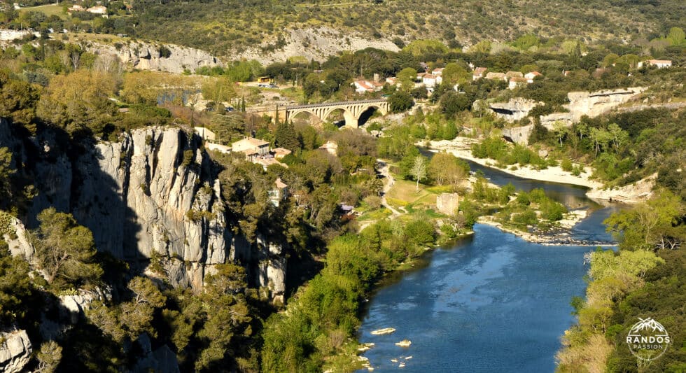 Les gorges du Gardon et la Baume Saint-Vérédème en boucle depuis ...