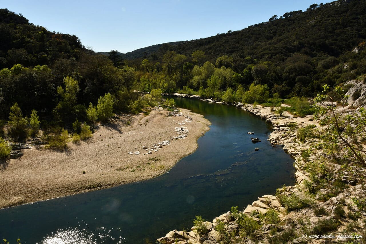 Les gorges du Gardon et la Baume Saint-Vérédème en boucle depuis ...