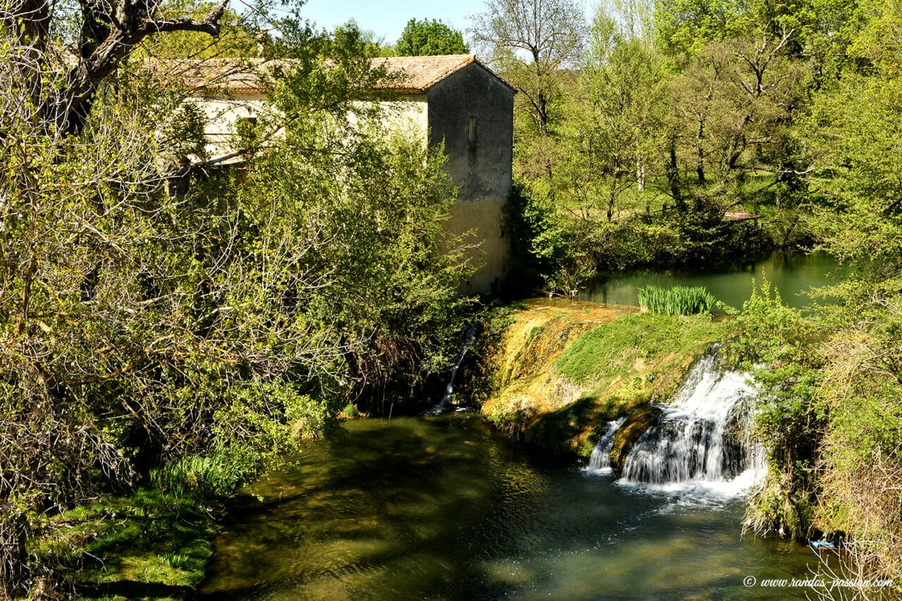 Les gorges du Gardon et la Baume Saint-Vérédème en boucle depuis ...