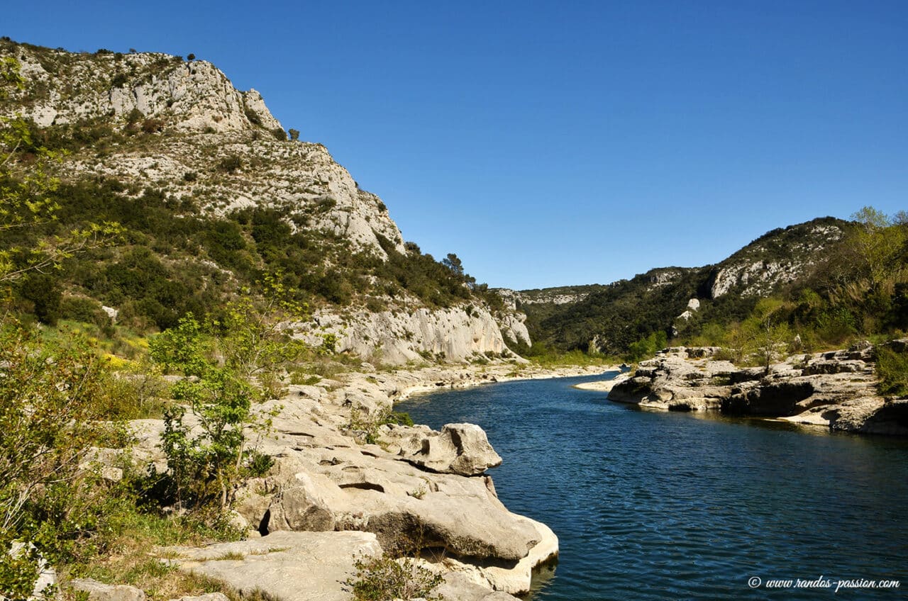 Les gorges du Gardon et la Baume Saint-Vérédème en boucle depuis ...