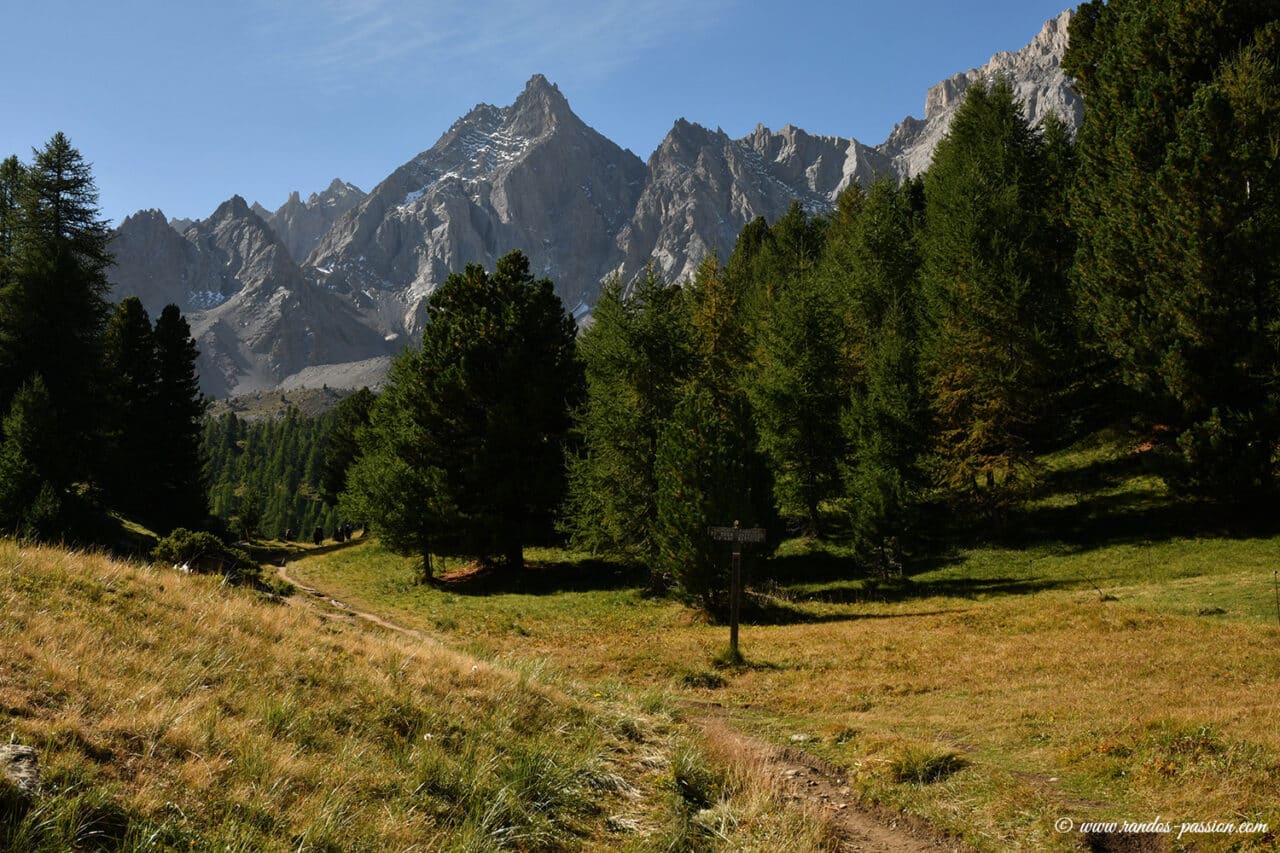 Le lac Miroir et le lac Sainte-Anne depuis Ceillac - Randos passion