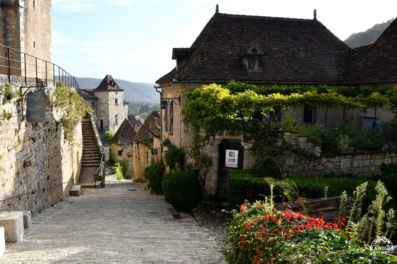 Randonnée de Bouziès à Saint-Cirq-Lapopie par le chemin de halage de Ganil